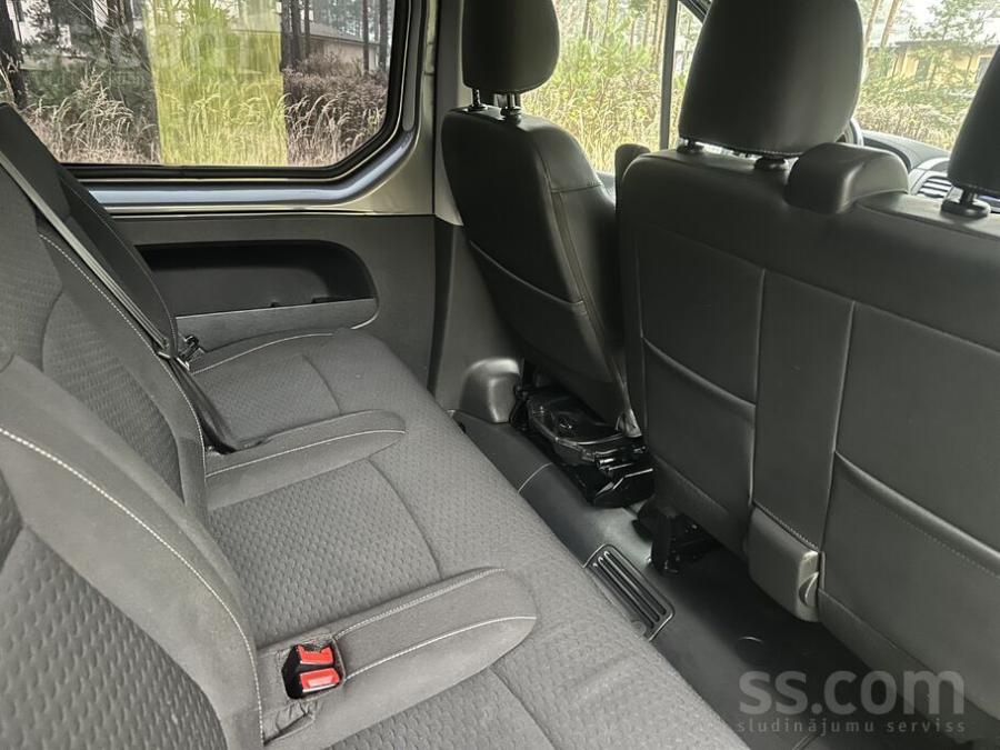 Pelēks Opel Vivaro 2018 Rīga, ar dzinēja tilpumu 1.60 L un nobraukumu 75 tūkst. km par 15500 €, foto 11 vietnē AUTOMOTO.COM.LV