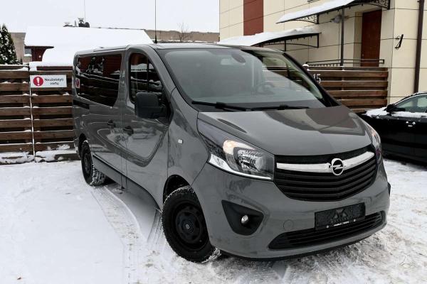 Grey Opel Vivaro 2018 in Kretinga, with an engine capacity of 1.60 L and mileage of 261 thousand km for 14499 €, photo 3 on AUTOMOTO.COM.LV