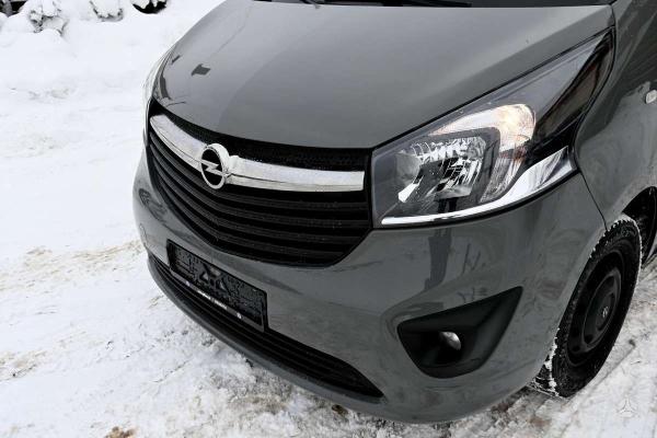 Grey Opel Vivaro 2018 in Kretinga, with an engine capacity of 1.60 L and mileage of 261 thousand km for 14499 €, photo 6 on AUTOMOTO.COM.LV