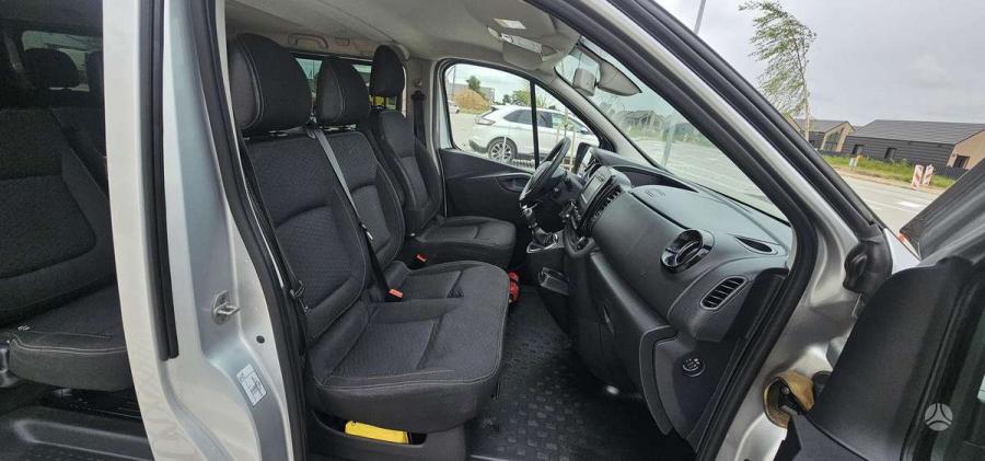 Grey Opel Vivaro 2018 in Klaipeda, with an engine capacity of 1.60 L and mileage of 498 thousand km for 10400 €, photo 12 on AUTOMOTO.COM.LV