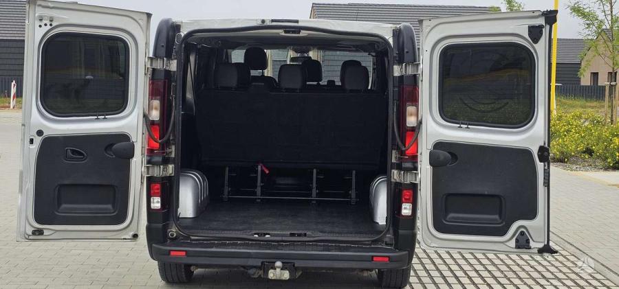 Grey Opel Vivaro 2018 in Klaipeda, with an engine capacity of 1.60 L and mileage of 498 thousand km for 10400 €, photo 15 on AUTOMOTO.COM.LV