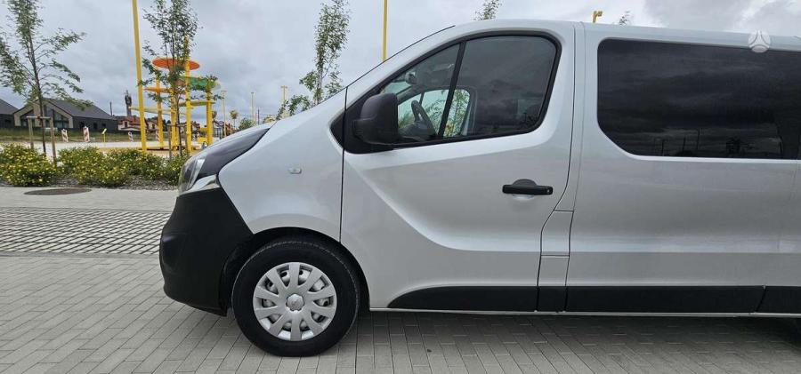 Grey Opel Vivaro 2018 in Klaipeda, with an engine capacity of 1.60 L and mileage of 498 thousand km for 10400 €, photo 22 on AUTOMOTO.COM.LV