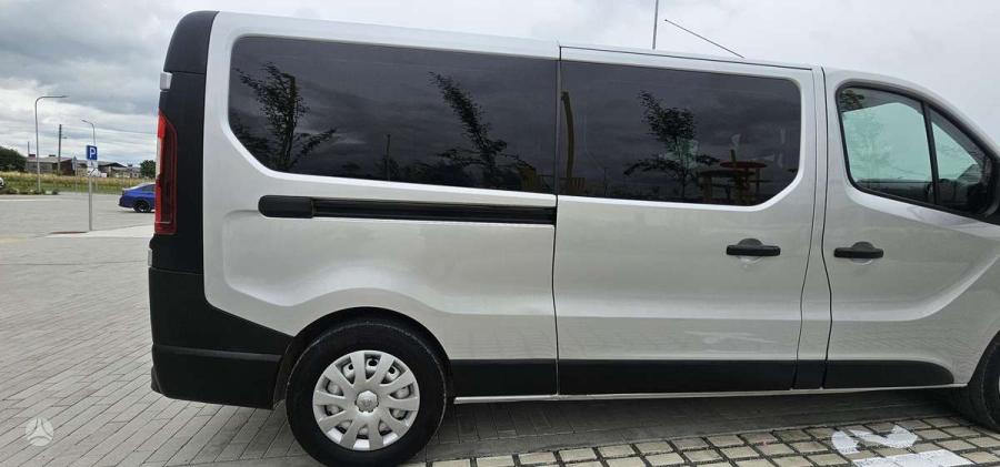 Grey Opel Vivaro 2018 in Klaipeda, with an engine capacity of 1.60 L and mileage of 498 thousand km for 10400 €, photo 24 on AUTOMOTO.COM.LV
