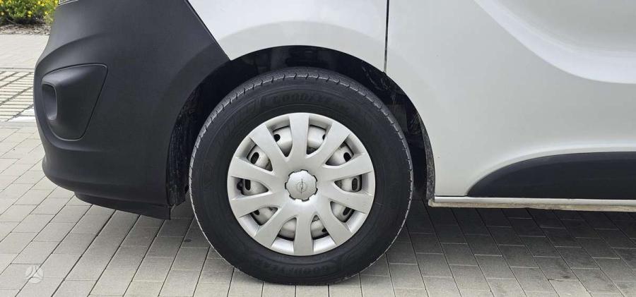 Grey Opel Vivaro 2018 in Klaipeda, with an engine capacity of 1.60 L and mileage of 498 thousand km for 10400 €, photo 29 on AUTOMOTO.COM.LV
