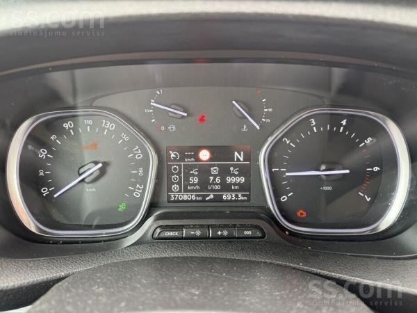 Grey Opel Vivaro 2019 in Tallinn, with an engine capacity of 2.00 L and mileage of 370 thousand km for 7000 €, photo 10 on AUTOMOTO.COM.LV