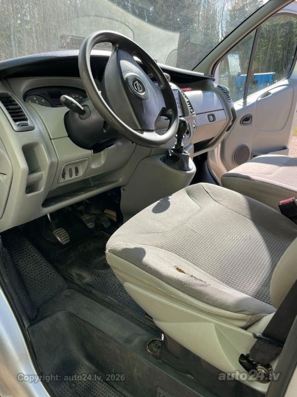 Pelēks Opel Vivaro 2009 Elva, ar dzinēja tilpumu 2.50 L un nobraukumu 400 tūkst. km par 4800 €, foto 6 vietnē AUTOMOTO.COM.LV