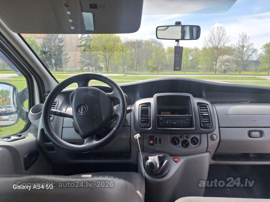 Grey Opel Vivaro 2010 in Tallinn, with an engine capacity of 2.00 L and mileage of 310 thousand km for 6400 €, photo 5 on AUTOMOTO.COM.LV
