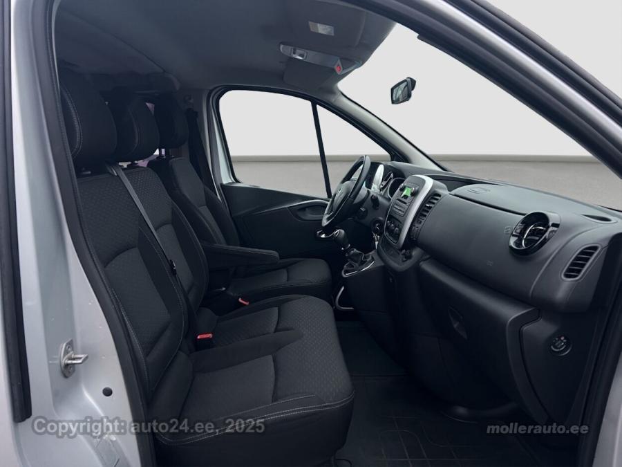 Grey Opel Vivaro 2015 in Parnu, with an engine capacity of 1.60 L and mileage of 180 thousand km for 11950 €, photo 5 on AUTOMOTO.COM.LV