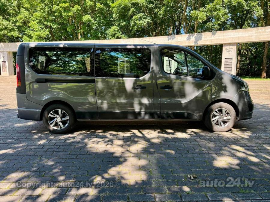 Pelēks Opel Vivaro 2015 Tallina, ar dzinēja tilpumu 1.60 L un nobraukumu 185 tūkst. km par 11500 €, foto 3 vietnē AUTOMOTO.COM.LV