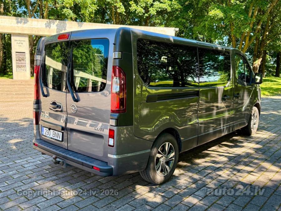 Pelēks Opel Vivaro 2015 Tallina, ar dzinēja tilpumu 1.60 L un nobraukumu 185 tūkst. km par 11500 €, foto 4 vietnē AUTOMOTO.COM.LV