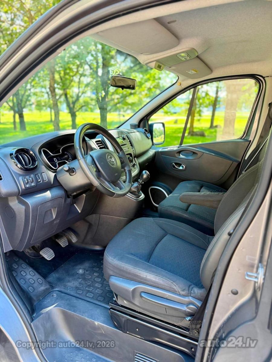 Pelēks Opel Vivaro 2015 Tallina, ar dzinēja tilpumu 1.60 L un nobraukumu 185 tūkst. km par 11500 €, foto 11 vietnē AUTOMOTO.COM.LV