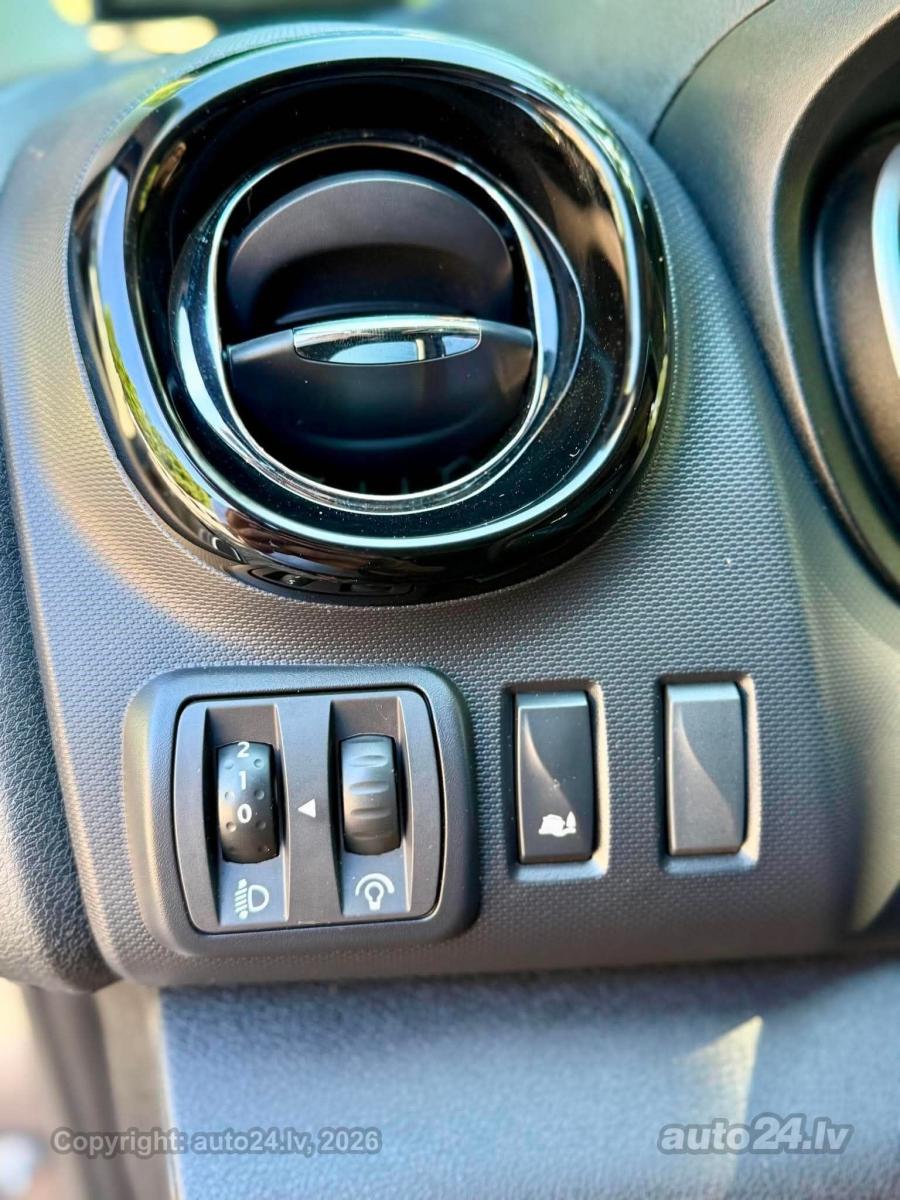 Pelēks Opel Vivaro 2015 Tallina, ar dzinēja tilpumu 1.60 L un nobraukumu 185 tūkst. km par 11500 €, foto 20 vietnē AUTOMOTO.COM.LV