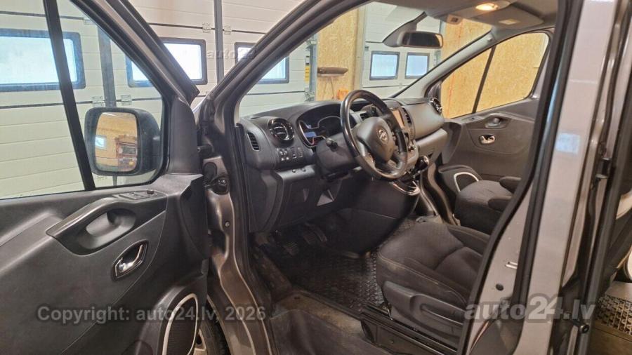 Pelēks Opel Vivaro 2018 Kuresāre, ar dzinēja tilpumu 1.60 L un nobraukumu 162 tūkst. km par 18900 €, foto 9 vietnē AUTOMOTO.COM.LV