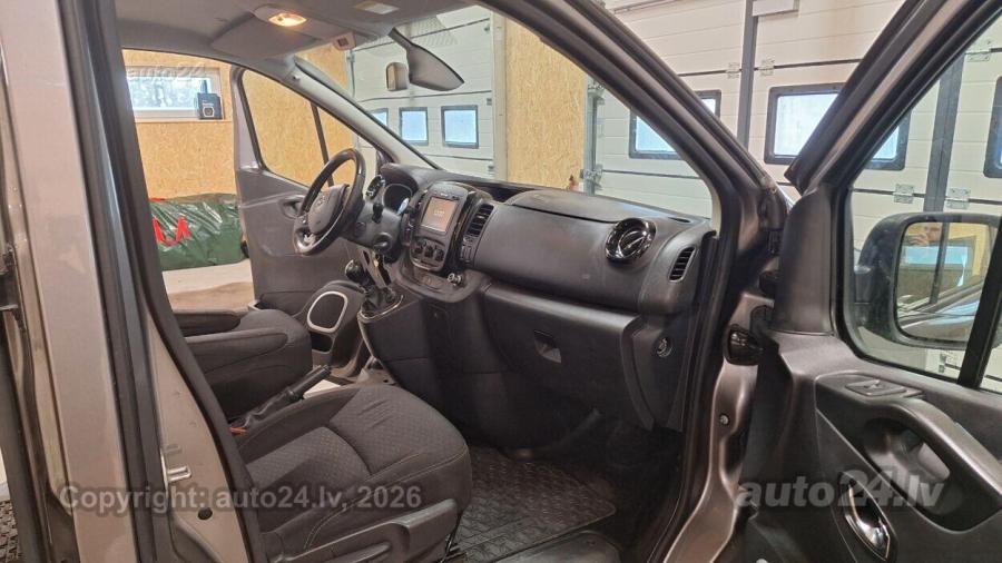 Pelēks Opel Vivaro 2018 Kuresāre, ar dzinēja tilpumu 1.60 L un nobraukumu 162 tūkst. km par 18900 €, foto 10 vietnē AUTOMOTO.COM.LV
