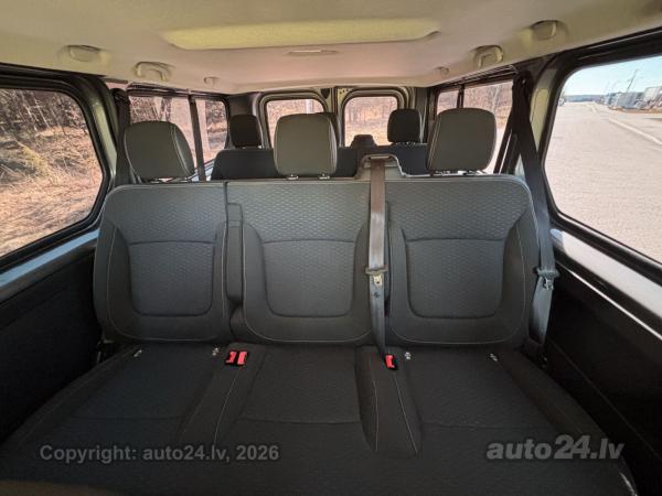 Grey Opel Vivaro 2019 in Tallinn, with an engine capacity of 1.60 L and mileage of 40 thousand km for 20990 €, photo 6 on AUTOMOTO.COM.LV