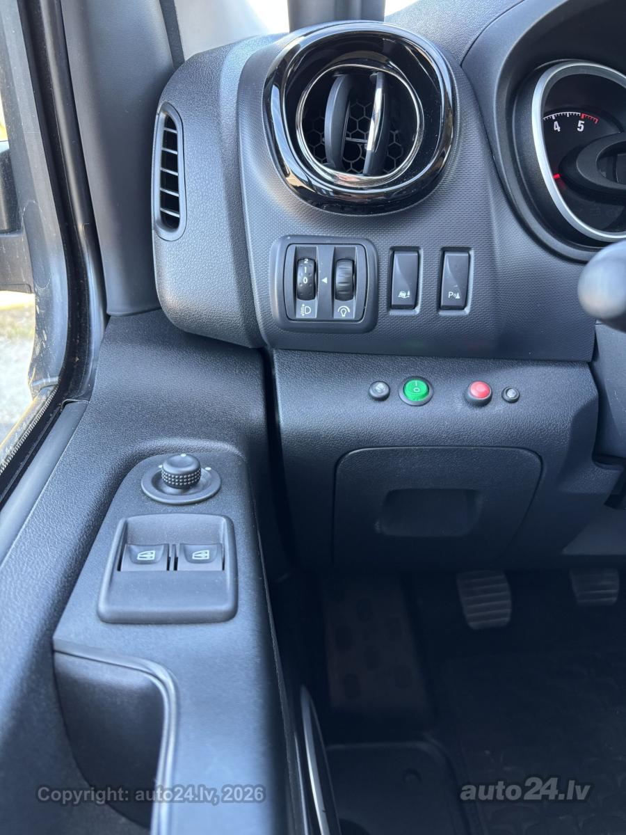Pelēks Opel Vivaro 2019 Tallina, ar dzinēja tilpumu 1.60 L un nobraukumu 40 tūkst. km par 20990 €, foto 12 vietnē AUTOMOTO.COM.LV