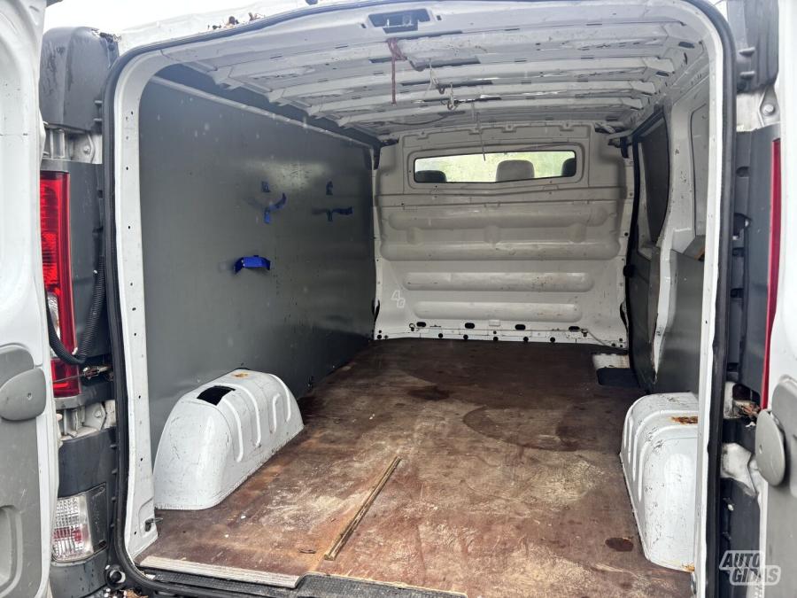 Opel Vivaro 2006 in Jurbarkas, with an engine capacity of 1.90 L and mileage of 278 thousand km for 1900 €, photo 6 on AUTOMOTO.COM.LV