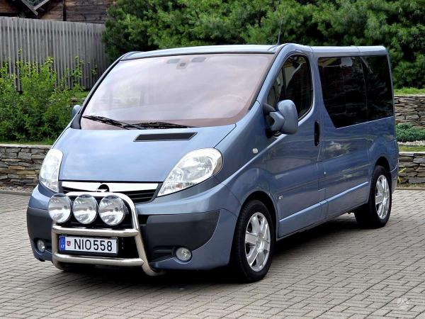 Opel Vivaro 2007 in Kedainiai, with an engine capacity of 2.50 L and mileage of 288 thousand km for 9500 €, photo 4 on AUTOMOTO.COM.LV