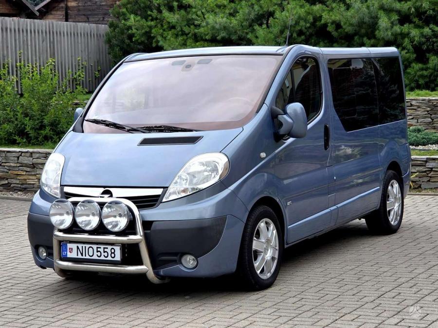 Opel Vivaro 2007 in Kedainiai, with an engine capacity of 2.50 L and mileage of 288 thousand km for 9500 €, photo 5 on AUTOMOTO.COM.LV