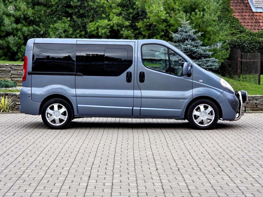 Opel Vivaro 2007 in Kedainiai, with an engine capacity of 2.50 L and mileage of 288 thousand km for 9500 €, photo 14 on AUTOMOTO.COM.LV