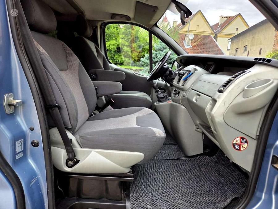 Opel Vivaro 2007 in Kedainiai, with an engine capacity of 2.50 L and mileage of 288 thousand km for 9500 €, photo 22 on AUTOMOTO.COM.LV