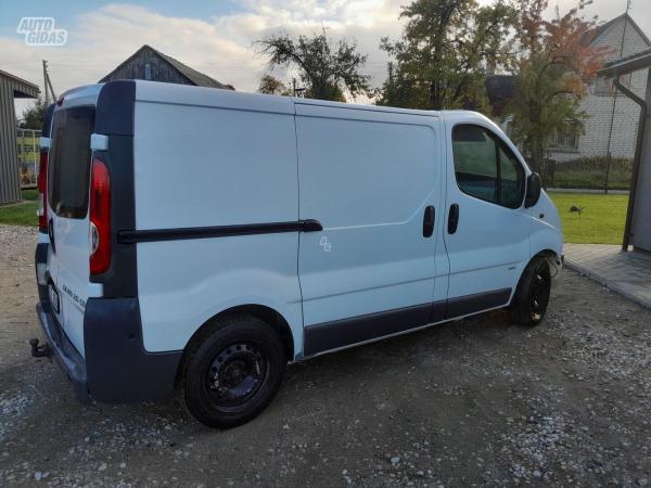 Opel Vivaro 2008 Alīta, ar dzinēja tilpumu 2.50 L un nobraukumu 332 tūkst. km par 1600 €, foto 3 vietnē AUTOMOTO.COM.LV
