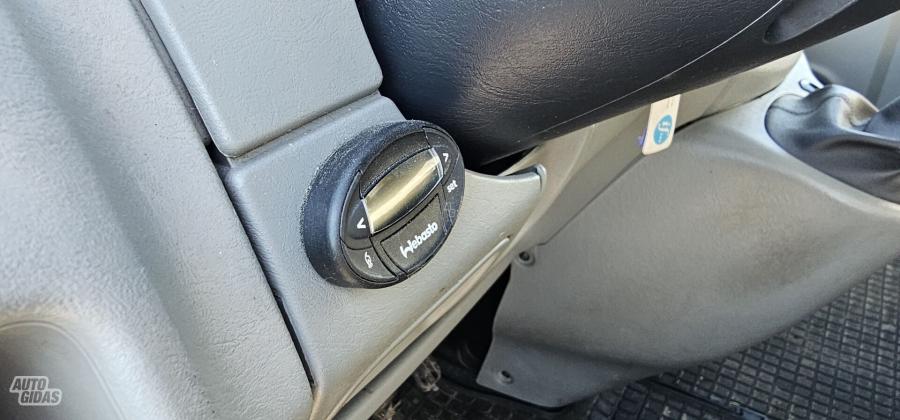 Opel Vivaro 2008 in Mazeikiai, with an engine capacity of 2.00 L and mileage of 373 thousand km for 3300 €, photo 6 on AUTOMOTO.COM.LV