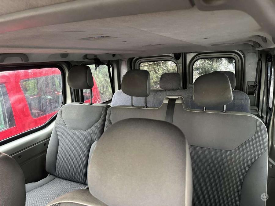 Opel Vivaro 2008 Viļņa, ar dzinēja tilpumu 2.00 L un nobraukumu 647 tūkst. km par 2600 €, foto 5 vietnē AUTOMOTO.COM.LV