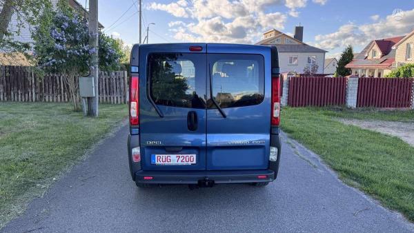 Opel Vivaro 2013 in Kelme, with an engine capacity of 2.00 L and mileage of 184 thousand km for 9200 €, photo 6 on AUTOMOTO.COM.LV