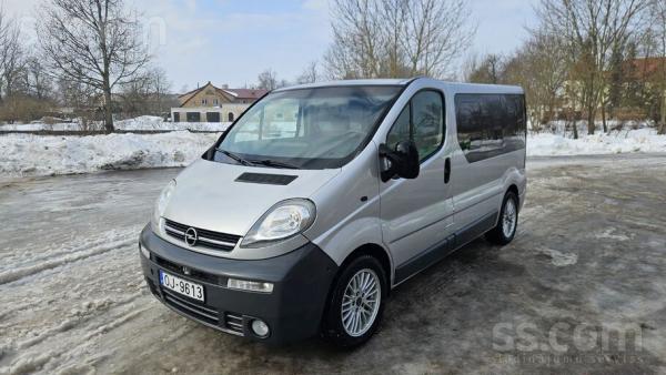 Opel Vivaro 2004 Dobele, ar dzinēja tilpumu 2.50 L un nobraukumu 405 tūkst. km par 4150 €, foto 1 vietnē AUTOMOTO.COM.LV