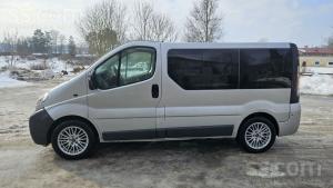 Opel Vivaro 2004 Dobele, ar dzinēja tilpumu 2.50 L un nobraukumu 405 tūkst. km par 4150 €, foto 3 vietnē AUTOMOTO.COM.LV
