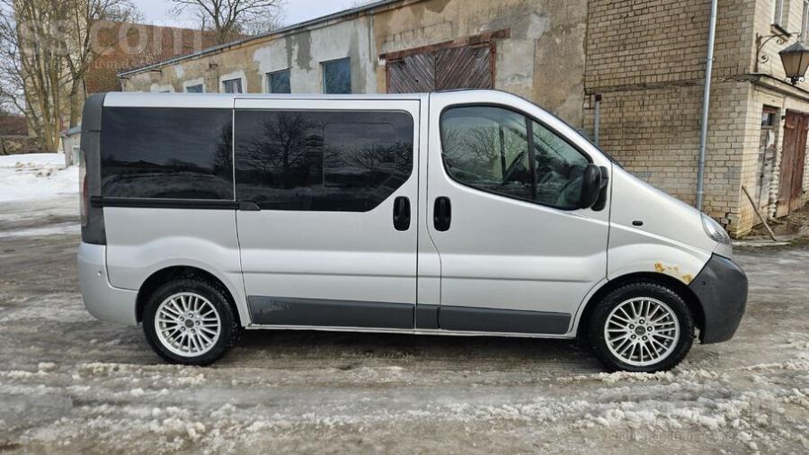 Opel Vivaro 2004 Dobele, ar dzinēja tilpumu 2.50 L un nobraukumu 405 tūkst. km par 4150 €, foto 6 vietnē AUTOMOTO.COM.LV