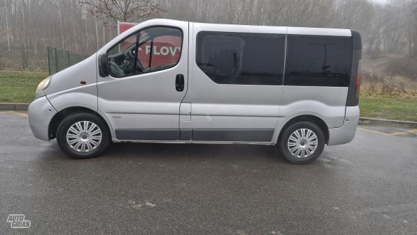 Opel Vivaro 2005 in Vilnius, with an engine capacity of 2.50 L and mileage of 334 thousand km for 4700 €, photo 8 on AUTOMOTO.COM.LV