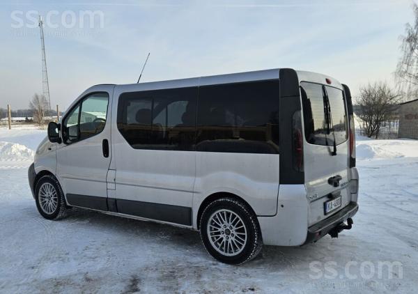 Opel Vivaro 2005 Dobele, ar dzinēja tilpumu 2.50 L un nobraukumu 400 tūkst. km par 4450 €, foto 4 vietnē AUTOMOTO.COM.LV