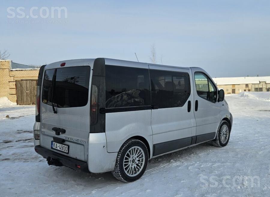 Opel Vivaro 2005 Dobele, ar dzinēja tilpumu 2.50 L un nobraukumu 400 tūkst. km par 4450 €, foto 3 vietnē AUTOMOTO.COM.LV
