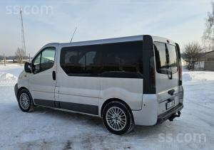 Opel Vivaro 2005 Dobele, ar dzinēja tilpumu 2.50 L un nobraukumu 400 tūkst. km par 4450 €, foto 4 vietnē AUTOMOTO.COM.LV