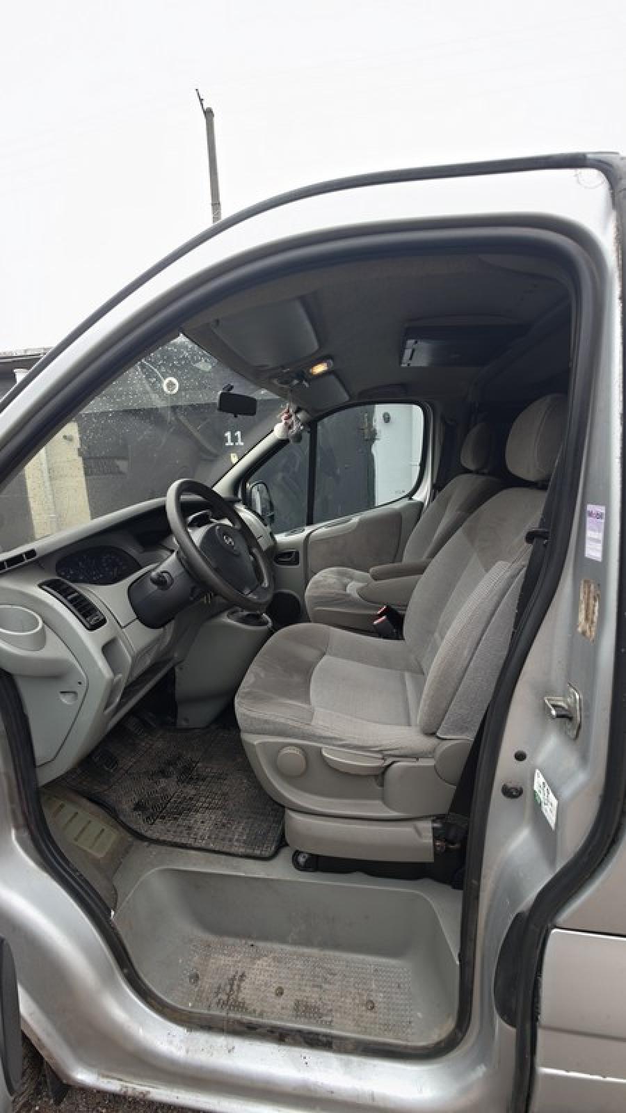 Opel Vivaro 2005 Kohtla-Jerve, ar dzinēja tilpumu 0.00 L un nobraukumu 370 tūkst. km par 4600 €, foto 15 vietnē AUTOMOTO.COM.LV