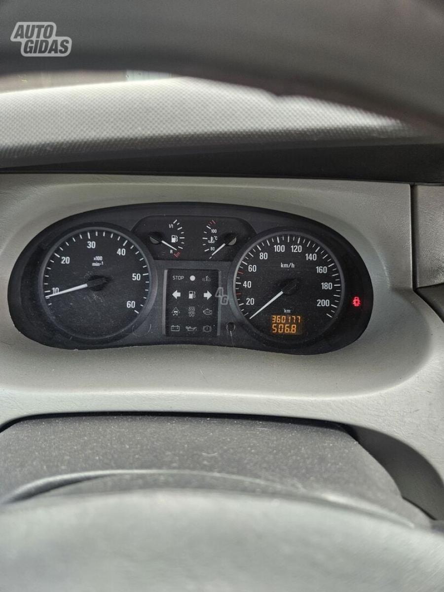 Opel Vivaro 2005 in Vilnius, with an engine capacity of 2.50 L and mileage of 360 thousand km for 4500 €, photo 8 on AUTOMOTO.COM.LV