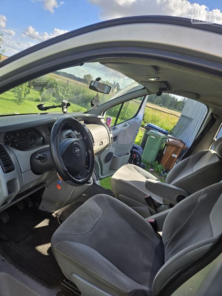 Opel Vivaro 2005 in Vilnius, with an engine capacity of 2.50 L and mileage of 360 thousand km for 4500 €, photo 10 on AUTOMOTO.COM.LV