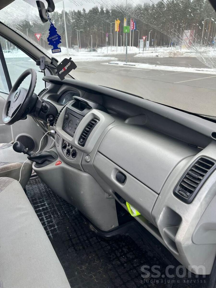 Opel Vivaro 2006 Rīga, ar dzinēja tilpumu 1.90 L un nobraukumu 335 tūkst. km par 4150 €, foto 4 vietnē AUTOMOTO.COM.LV
