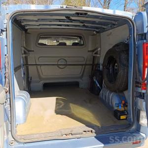 Opel Vivaro 2007 in Riga, with an engine capacity of 2.50 L and mileage of 325 thousand km for 6999 €, photo 16 on AUTOMOTO.COM.LV