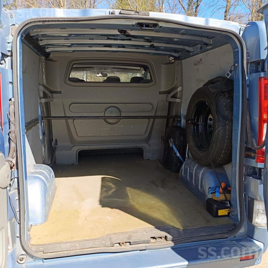Opel Vivaro 2007 in Riga, with an engine capacity of 2.50 L and mileage of 325 thousand km for 6999 €, photo 16 on AUTOMOTO.COM.LV