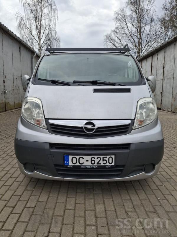 Opel Vivaro 2008 in Riga, with an engine capacity of 2.50 L and mileage of 287 thousand km for 3990 €, photo 2 on AUTOMOTO.COM.LV