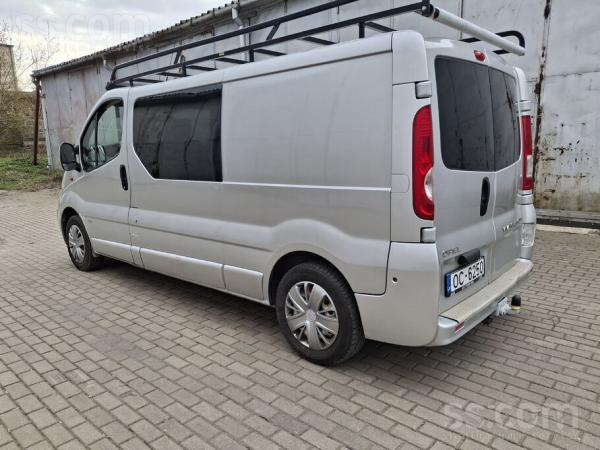 Opel Vivaro 2008 in Riga, with an engine capacity of 2.50 L and mileage of 287 thousand km for 3990 €, photo 6 on AUTOMOTO.COM.LV