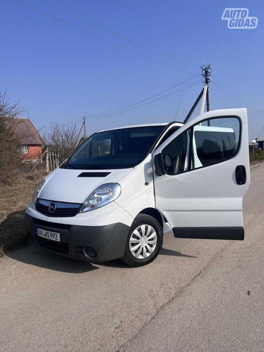 Opel Vivaro 2008 in Vilnius, with an engine capacity of 2.50 L and mileage of 315 thousand km for 4899 €, photo 1 on AUTOMOTO.COM.LV