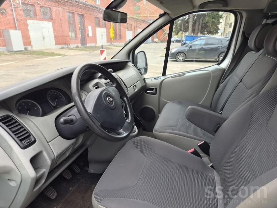 Opel Vivaro 2008 Rīga, ar dzinēja tilpumu 2.00 L un nobraukumu 278 tūkst. km par 5790 €, foto 7 vietnē AUTOMOTO.COM.LV