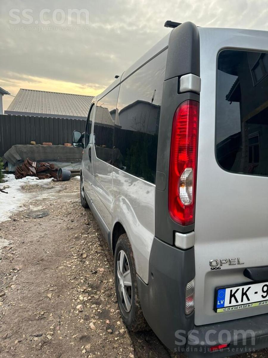 Opel Vivaro 2008 Rīga, ar dzinēja tilpumu 2.50 L un nobraukumu 311 tūkst. km par 5600 €, foto 5 vietnē AUTOMOTO.COM.LV