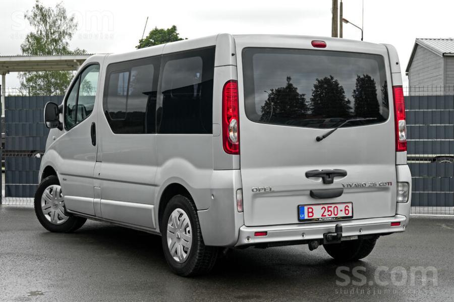 Opel Vivaro 2009 in Ogre, with an engine capacity of 2.50 L and mileage of 219 thousand km for 8900 €, photo 4 on AUTOMOTO.COM.LV