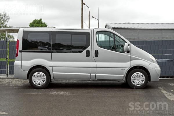 Opel Vivaro 2009 in Ogre, with an engine capacity of 2.50 L and mileage of 219 thousand km for 8900 €, photo 6 on AUTOMOTO.COM.LV