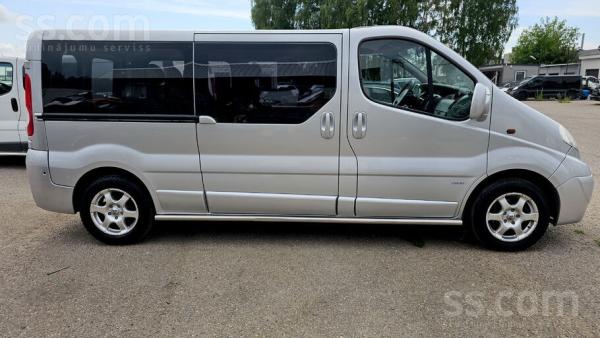 Opel Vivaro 2009 in Riga, with an engine capacity of 2.00 L and mileage of 301 thousand km for 6500 €, photo 5 on AUTOMOTO.COM.LV